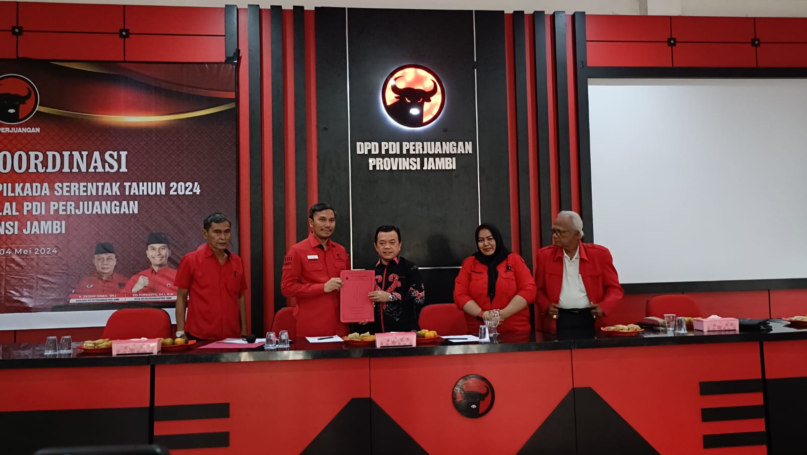 Disambut Edi Purwanto: Al Haris Antar Berkas Pendaftaran Cagub ke PDIP